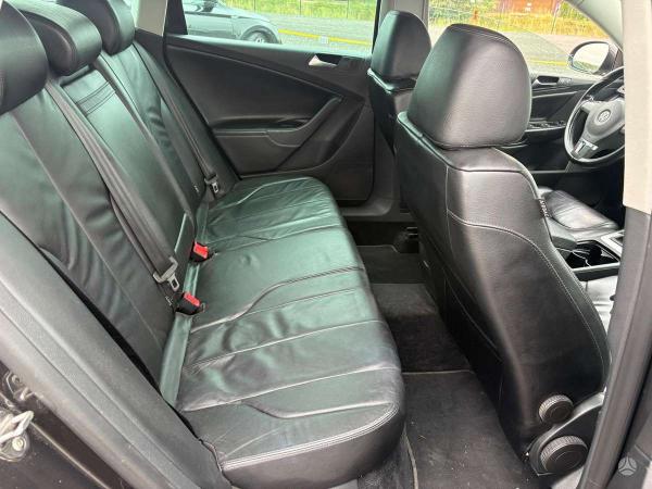 Brown Volkswagen Passat 2009 in Taurage, with an engine capacity of 1.60 L and mileage of 314 thousand km for 3250 €, photo 10 on AUTOMOTO.COM.LV