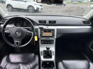 Brown Volkswagen Passat 2009 in Taurage, with an engine capacity of 1.60 L and mileage of 314 thousand km for 3250 €, photo 14 on AUTOMOTO.COM.LV
