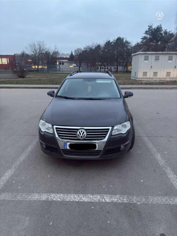 Brown Volkswagen Passat 2010 in Kaunas, with an engine capacity of 1.39 L and mileage of 220 thousand km for 3800 €, photo 1 on AUTOMOTO.COM.LV