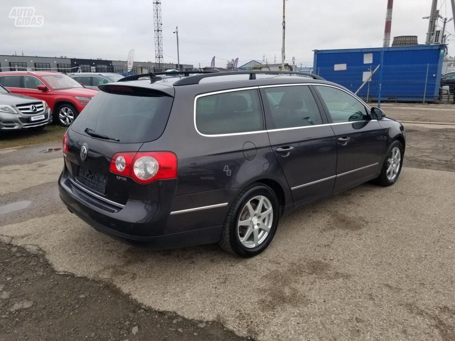 Brown Volkswagen Passat 2010 in Kaunas, with an engine capacity of 2.00 L and mileage of 368 thousand km for 2950 €, photo 5 on AUTOMOTO.COM.LV
