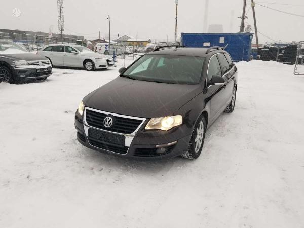 Brown Volkswagen Passat 2010 in Kaunas, with an engine capacity of 1.97 L and mileage of 368 thousand km for 2850 €, photo 1 on AUTOMOTO.COM.LV