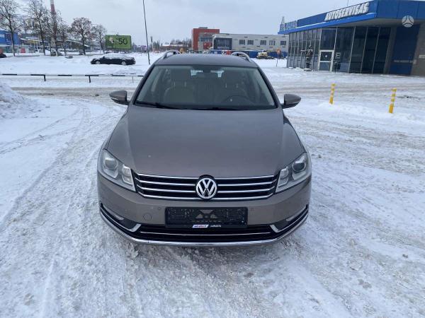 Brown Volkswagen Passat 2011 in Siauliai, with an engine capacity of 1.80 L and mileage of 282 thousand km for 3850 €, photo 2 on AUTOMOTO.COM.LV