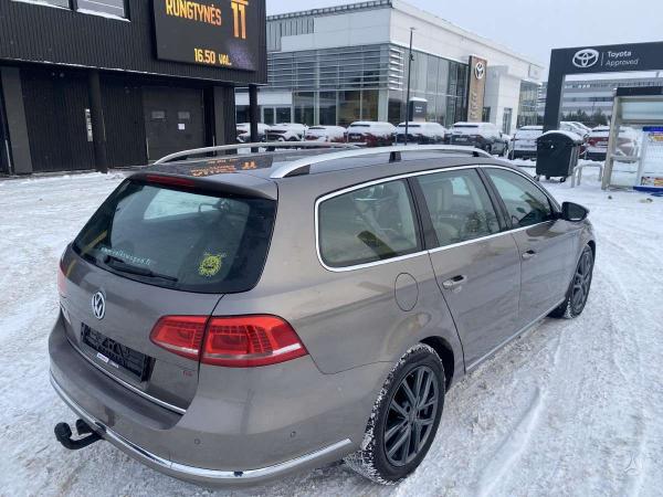 Brown Volkswagen Passat 2011 in Siauliai, with an engine capacity of 1.80 L and mileage of 282 thousand km for 3850 €, photo 7 on AUTOMOTO.COM.LV