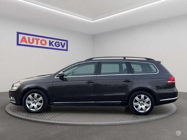 Brown Volkswagen Passat 2011 in Vilnius, with an engine capacity of 1.60 L and mileage of 309 thousand km for 5299 €, photo 2 on AUTOMOTO.COM.LV
