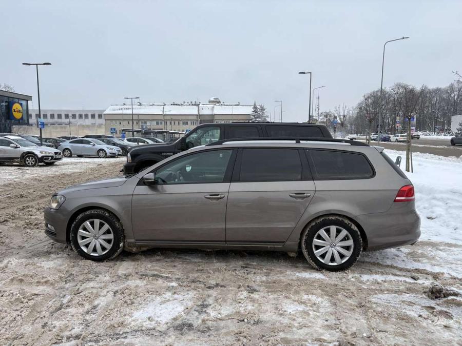 Brūns Volkswagen Passat 2011 Viļņa, ar dzinēja tilpumu 1.39 L un nobraukumu 243 tūkst. km par 4100 €, foto 5 vietnē AUTOMOTO.COM.LV