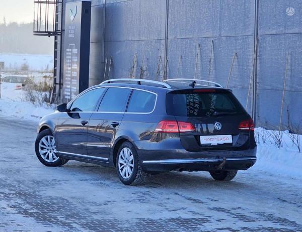 Brown Volkswagen Passat 2011 in Vilnius, with an engine capacity of 2.00 L and mileage of 300 thousand km for 4750 €, photo 6 on AUTOMOTO.COM.LV
