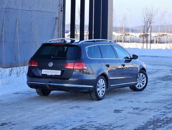 Brown Volkswagen Passat 2011 in Vilnius, with an engine capacity of 2.00 L and mileage of 300 thousand km for 4750 €, photo 9 on AUTOMOTO.COM.LV