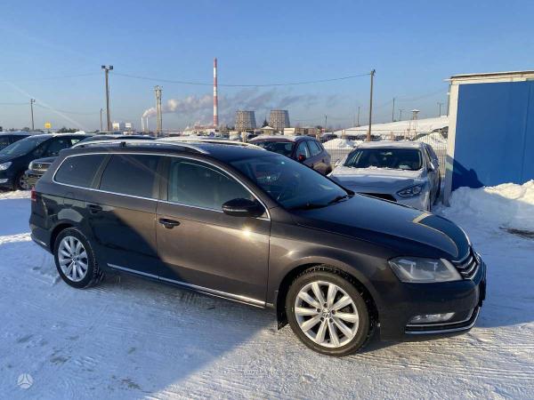 Brown Volkswagen Passat 2011 in Vilnius, with an engine capacity of 1.97 L and mileage of 264 thousand km for 5950 €, photo 9 on AUTOMOTO.COM.LV