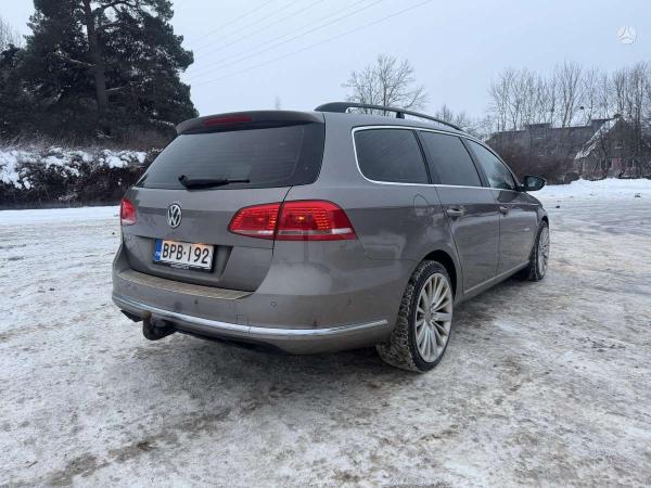 Brown Volkswagen Passat 2011 in Vilnius, with an engine capacity of 1.97 L and mileage of 490 thousand km for 3700 €, photo 2 on AUTOMOTO.COM.LV