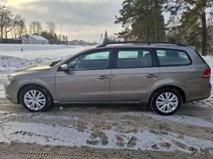 Brown Volkswagen Passat 2011 in Utena, with an engine capacity of 1.60 L and mileage of 360 thousand km for 3500 €, photo 12 on AUTOMOTO.COM.LV
