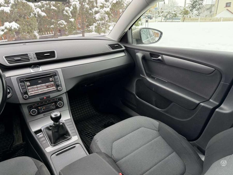 Brūns Volkswagen Passat 2011 Alīta, ar dzinēja tilpumu 1.40 L un nobraukumu 247 tūkst. km par 3750 €, foto 24 vietnē AUTOMOTO.COM.LV