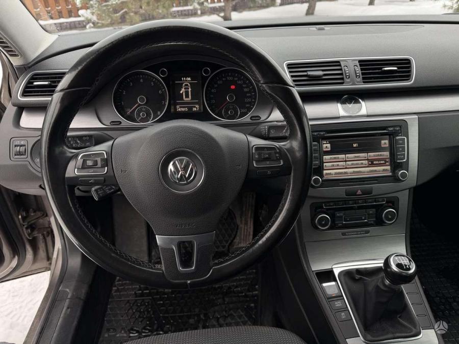 Brūns Volkswagen Passat 2011 Alīta, ar dzinēja tilpumu 1.40 L un nobraukumu 247 tūkst. km par 3750 €, foto 27 vietnē AUTOMOTO.COM.LV