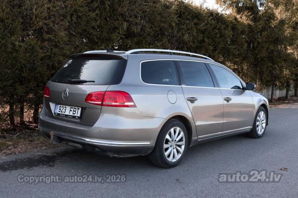 Brown Volkswagen Passat 2011 in Tallinn, with an engine capacity of 2.00 L and mileage of 379 thousand km for 4999 €, photo 3 on AUTOMOTO.COM.LV