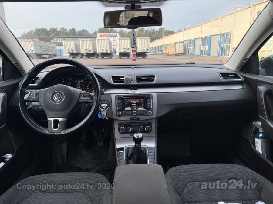Brūns Volkswagen Passat 2011 Pērnava, ar dzinēja tilpumu 1.60 L un nobraukumu 275 tūkst. km par 4700 €, foto 5 vietnē AUTOMOTO.COM.LV