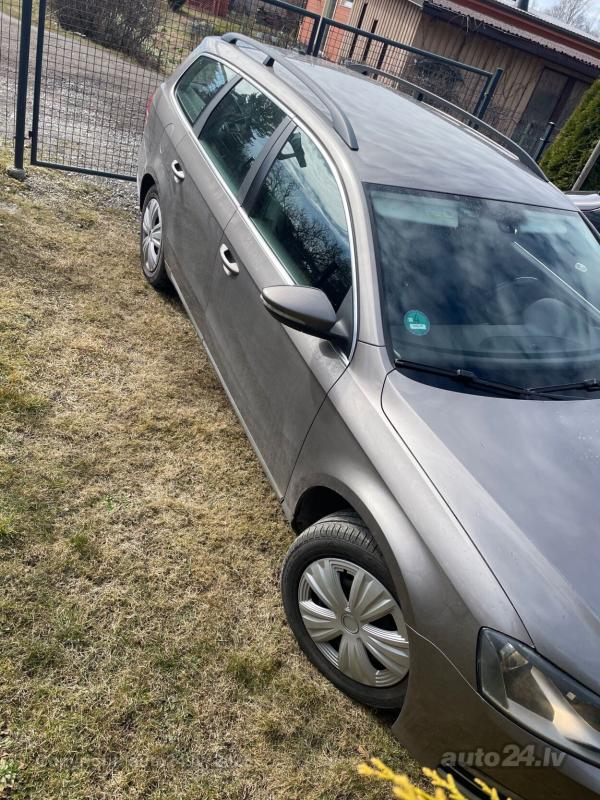 Brown Volkswagen Passat 2011 in Paide, with an engine capacity of 1.60 L and mileage of 381 thousand km for 3600 €, photo 2 on AUTOMOTO.COM.LV