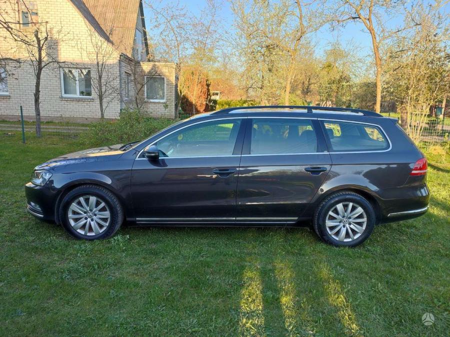 Brūns Volkswagen Passat 2011 Kaišiadorys, ar dzinēja tilpumu 1.97 L un nobraukumu 307 tūkst. km par 3650 €, foto 3 vietnē AUTOMOTO.COM.LV