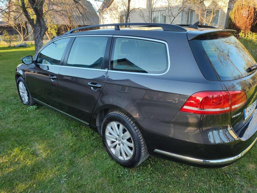 Brūns Volkswagen Passat 2011 Kaišiadorys, ar dzinēja tilpumu 1.97 L un nobraukumu 307 tūkst. km par 3650 €, foto 4 vietnē AUTOMOTO.COM.LV