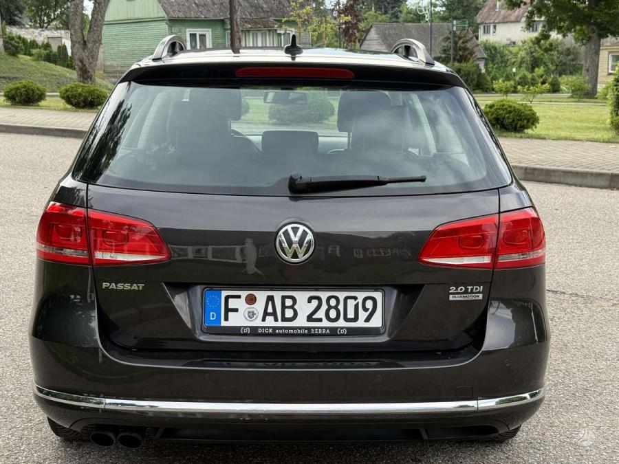 Brūns Volkswagen Passat 2011 Raseiniai, ar dzinēja tilpumu 1.97 L un nobraukumu 263 tūkst. km par 4990 €, foto 8 vietnē AUTOMOTO.COM.LV