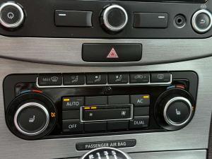 Brūns Volkswagen Passat 2011 Raseiniai, ar dzinēja tilpumu 1.97 L un nobraukumu 263 tūkst. km par 4990 €, foto 22 vietnē AUTOMOTO.COM.LV