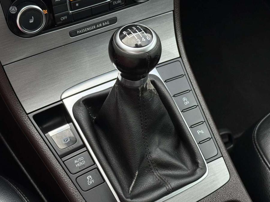 Brūns Volkswagen Passat 2011 Raseiniai, ar dzinēja tilpumu 1.97 L un nobraukumu 263 tūkst. km par 4990 €, foto 25 vietnē AUTOMOTO.COM.LV