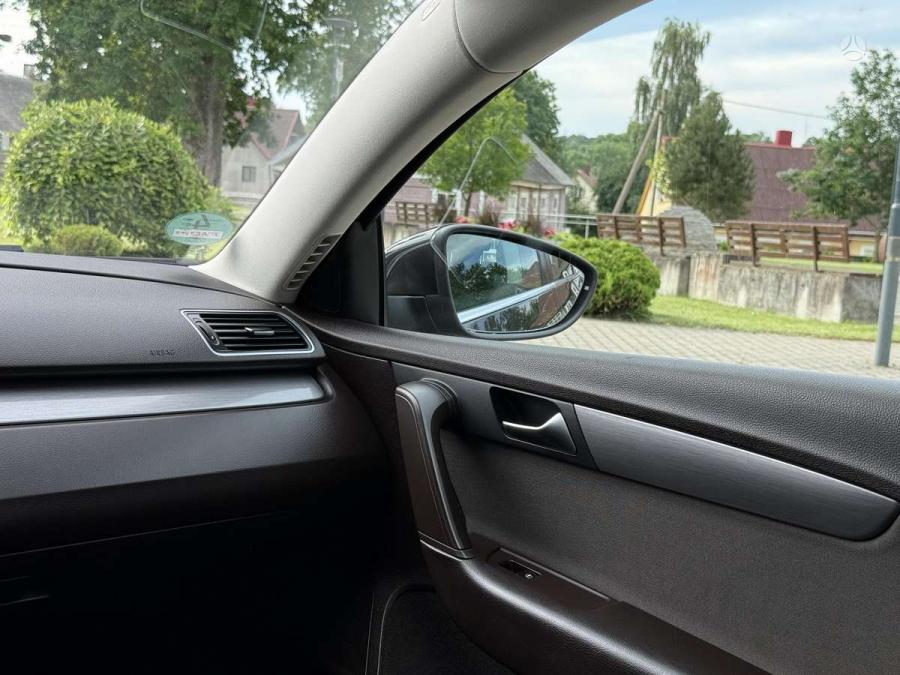 Brūns Volkswagen Passat 2011 Raseiniai, ar dzinēja tilpumu 1.97 L un nobraukumu 263 tūkst. km par 4990 €, foto 27 vietnē AUTOMOTO.COM.LV