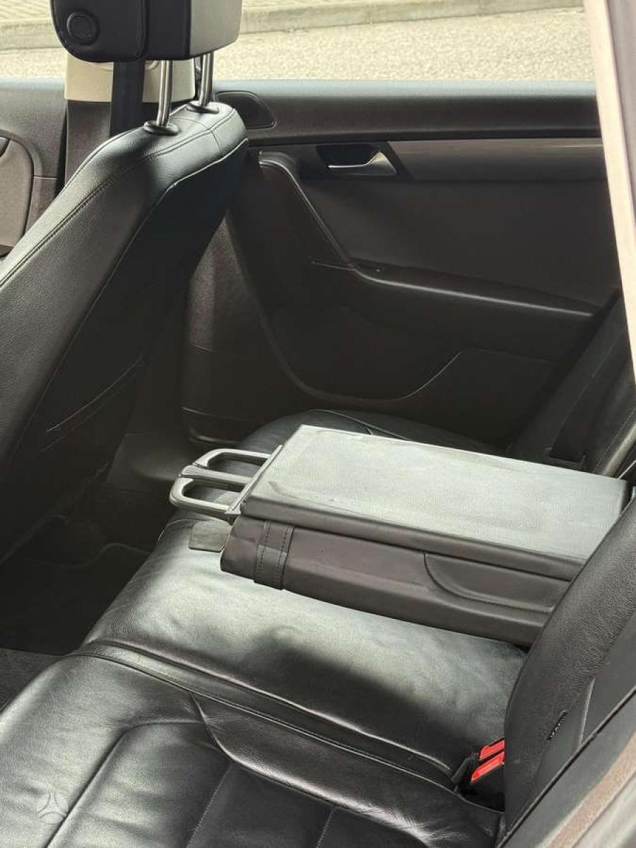 Brūns Volkswagen Passat 2011 Raseiniai, ar dzinēja tilpumu 1.97 L un nobraukumu 263 tūkst. km par 4990 €, foto 35 vietnē AUTOMOTO.COM.LV
