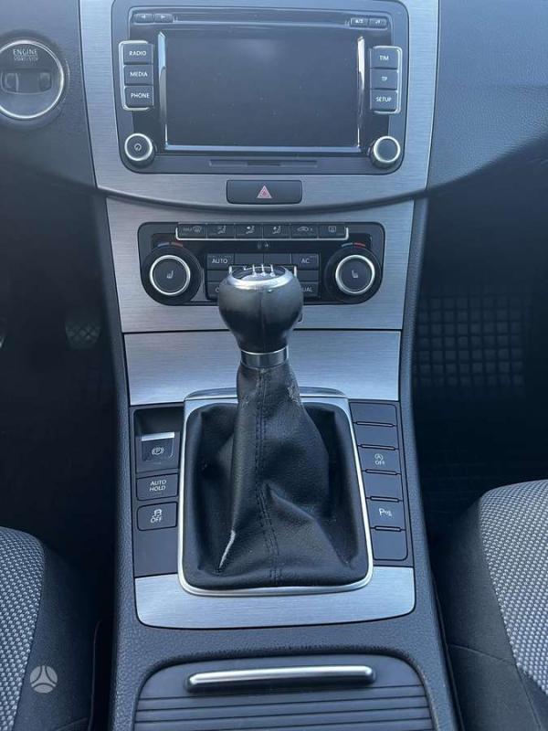 Brūns Volkswagen Passat 2011 Viļņa, ar dzinēja tilpumu 1.60 L un nobraukumu 346 tūkst. km par 3299 €, foto 9 vietnē AUTOMOTO.COM.LV