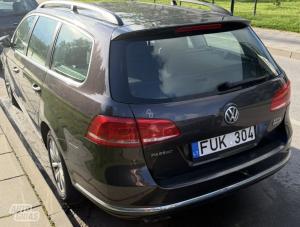 Brown Volkswagen Passat 2011 in Vilnius, with an engine capacity of 2.00 L and mileage of 296 thousand km for 3750 €, photo 7 on AUTOMOTO.COM.LV