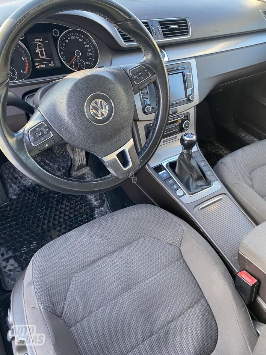 Brūns Volkswagen Passat 2011 Viļņa, ar dzinēja tilpumu 2.00 L un nobraukumu 296 tūkst. km par 3700 €, foto 7 vietnē AUTOMOTO.COM.LV