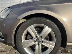 Brown Volkswagen Passat 2011 in Klaipeda, with an engine capacity of 1.97 L and mileage of 359 thousand km for 5000 €, photo 12 on AUTOMOTO.COM.LV