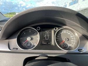 Brown Volkswagen Passat 2011 in Klaipeda, with an engine capacity of 1.97 L and mileage of 359 thousand km for 5000 €, photo 15 on AUTOMOTO.COM.LV