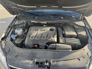 Brown Volkswagen Passat 2011 in Klaipeda, with an engine capacity of 1.97 L and mileage of 359 thousand km for 5000 €, photo 16 on AUTOMOTO.COM.LV