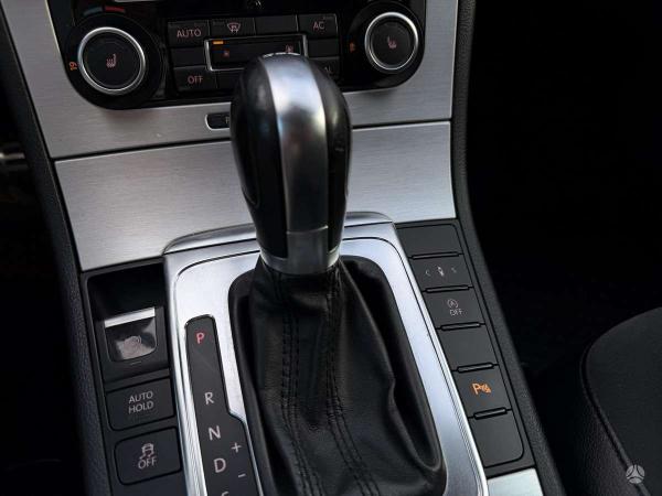 Volkswagen Passat 2011 in Kaunas on AUTOMOTO.COM.LV Brown Volkswagen Passat 2011 in Kaunas, with an engine capacity of 1.97 L and mileage of 285 thousand km for 5500 €, photo 11 on AUTOMOTO.COM.LV