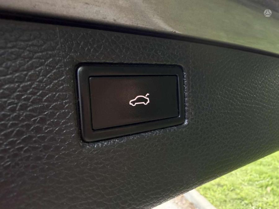 Brown Volkswagen Passat 2011 in Kaunas, with an engine capacity of 1.97 L and mileage of 285 thousand km for 5500 €, photo 17 on AUTOMOTO.COM.LV