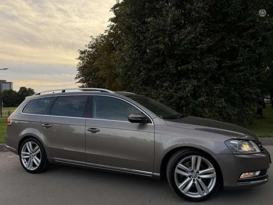 Brown Volkswagen Passat 2011 in Kaunas, with an engine capacity of 1.97 L and mileage of 285 thousand km for 5500 €, photo 29 on AUTOMOTO.COM.LV