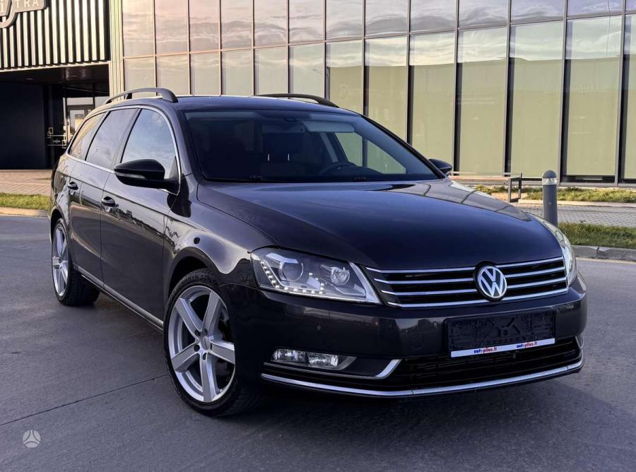 Brown Volkswagen Passat 2011 in Siauliai, with an engine capacity of 1.97 L and mileage of 297 thousand km for 5200 €, photo 1 on AUTOMOTO.COM.LV