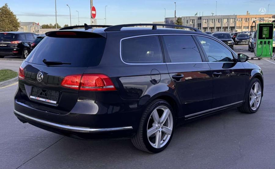 Brown Volkswagen Passat 2011 in Siauliai, with an engine capacity of 1.97 L and mileage of 297 thousand km for 5200 €, photo 11 on AUTOMOTO.COM.LV