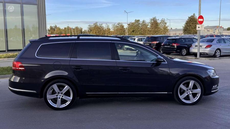 Brown Volkswagen Passat 2011 in Siauliai, with an engine capacity of 1.97 L and mileage of 297 thousand km for 5200 €, photo 12 on AUTOMOTO.COM.LV