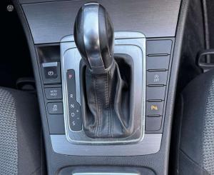 Brown Volkswagen Passat 2011 in Siauliai, with an engine capacity of 1.97 L and mileage of 297 thousand km for 5200 €, photo 25 on AUTOMOTO.COM.LV