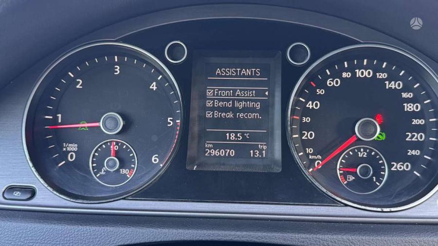 Brown Volkswagen Passat 2011 in Siauliai, with an engine capacity of 1.97 L and mileage of 297 thousand km for 5200 €, photo 27 on AUTOMOTO.COM.LV