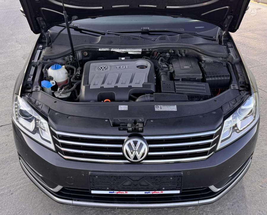 Brown Volkswagen Passat 2011 in Siauliai, with an engine capacity of 1.97 L and mileage of 297 thousand km for 5200 €, photo 30 on AUTOMOTO.COM.LV