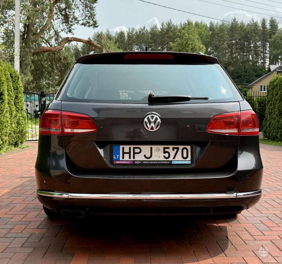 Brown Volkswagen Passat 2011 in Vilnius, with an engine capacity of 1.97 L and mileage of 500 thousand km for 3750 €, photo 7 on AUTOMOTO.COM.LV