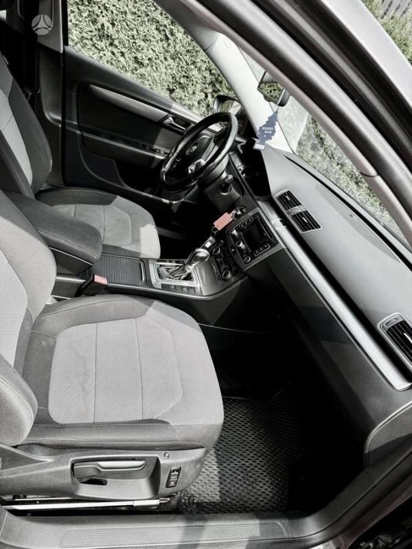 Brown Volkswagen Passat 2011 in Vilnius, with an engine capacity of 1.97 L and mileage of 500 thousand km for 3750 €, photo 10 on AUTOMOTO.COM.LV
