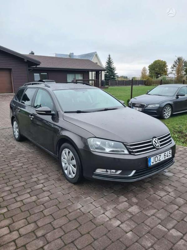 Brown Volkswagen Passat 2012 in Kaisiadorys, with an engine capacity of 1.97 L and mileage of 330 thousand km for 4499 €, photo 2 on AUTOMOTO.COM.LV