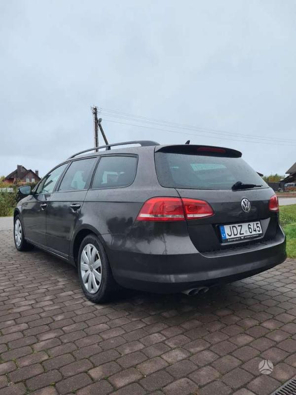 Brown Volkswagen Passat 2012 in Kaisiadorys, with an engine capacity of 1.97 L and mileage of 330 thousand km for 4499 €, photo 5 on AUTOMOTO.COM.LV