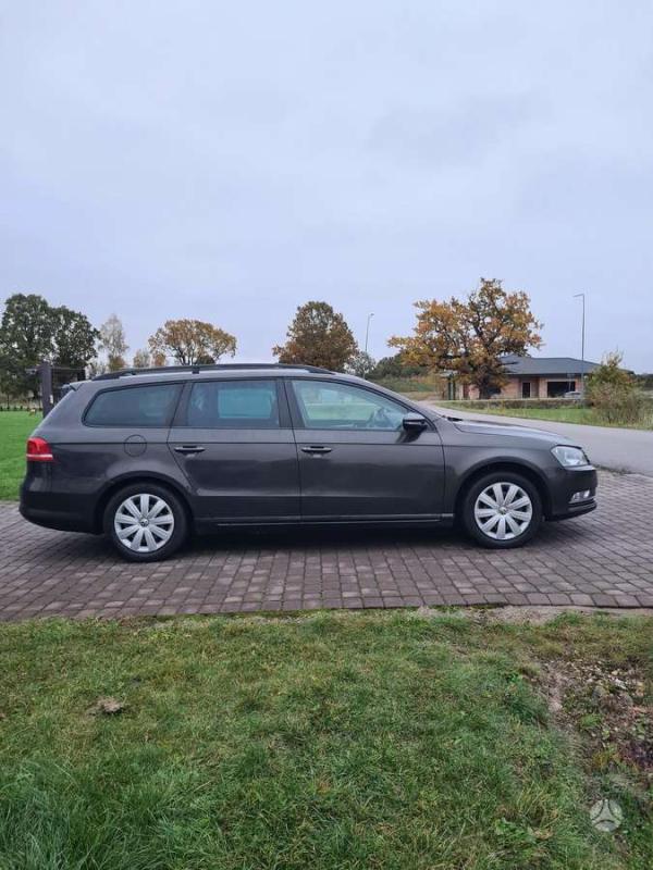 Brown Volkswagen Passat 2012 in Kaisiadorys, with an engine capacity of 1.97 L and mileage of 330 thousand km for 4499 €, photo 8 on AUTOMOTO.COM.LV
