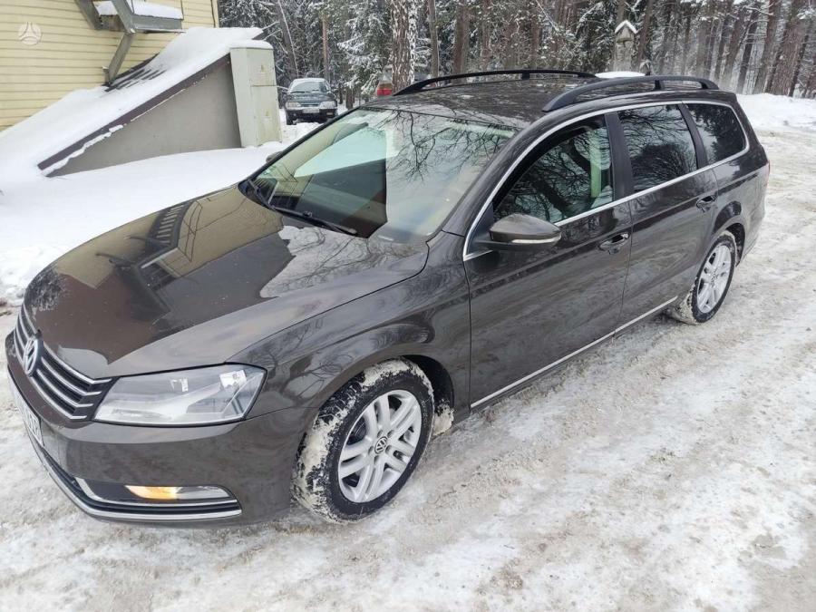 Brūns Volkswagen Passat 2012 Utena, ar dzinēja tilpumu 1.97 L un nobraukumu 290 tūkst. km par 4950 €, foto 2 vietnē AUTOMOTO.COM.LV