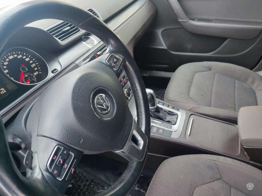 Brūns Volkswagen Passat 2012 Utena, ar dzinēja tilpumu 1.97 L un nobraukumu 290 tūkst. km par 4950 €, foto 20 vietnē AUTOMOTO.COM.LV