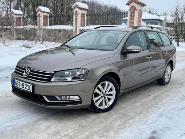 Brown Volkswagen Passat 2012 in Vilnius, with an engine capacity of 1.97 L and mileage of 261 thousand km for 4600 €, photo 1 on AUTOMOTO.COM.LV