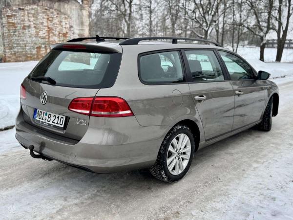 Brown Volkswagen Passat 2012 in Vilnius, with an engine capacity of 1.97 L and mileage of 261 thousand km for 4600 €, photo 3 on AUTOMOTO.COM.LV